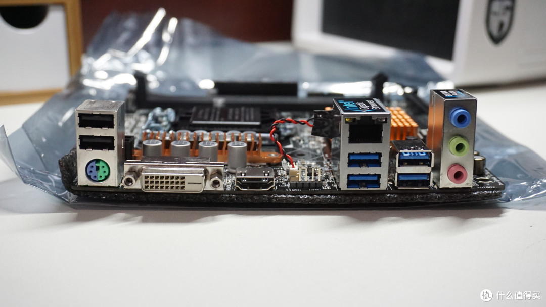 ASROCK 华擎 B150M ITX 主板 + INTEL 英特尔 8100 CPU +酷鱼 迷你机箱 迷你主机装机记_机箱_什么值得买