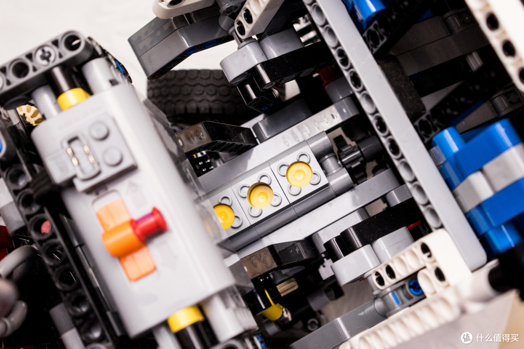 LEGO 乐高 42043 奔驰 AROCS 重型装载货车 开箱（附动图展示）_拼插积木_什么值得买