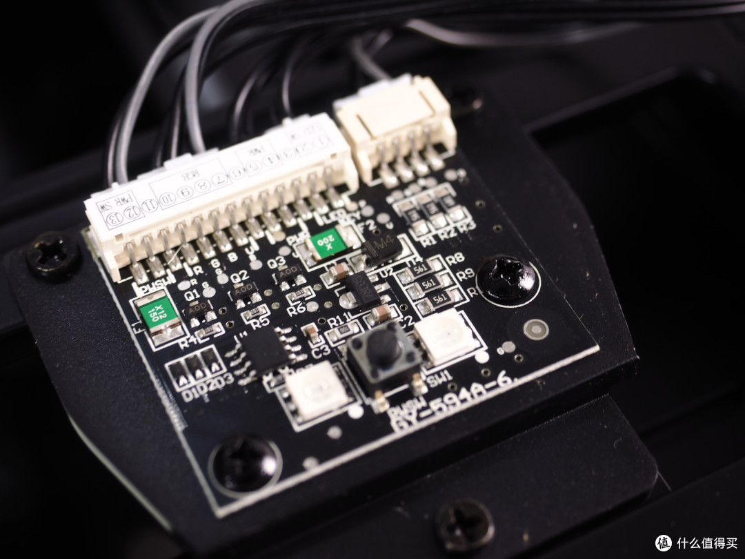 直男美学：PHANTEKS 追风者 ETG 515流光银 机箱_机箱_什么值得买