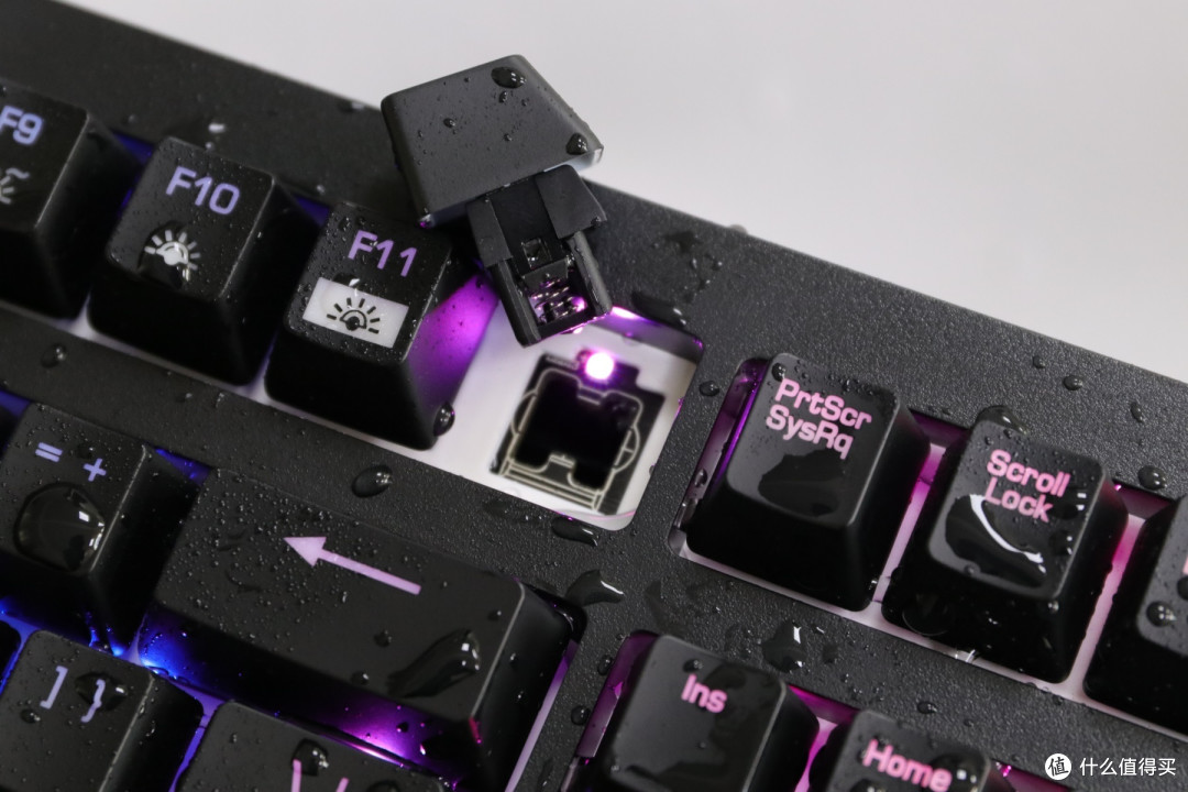 直接用水冲，最简单粗暴的键盘清洁方式 QPAD KO-90 RGB电竞键盘_键盘_什么值得买