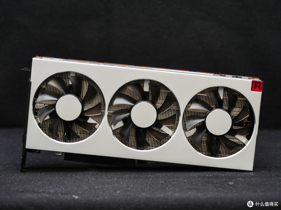 Radeon VII开箱测试：制程升级能否带来性能飞跃_显卡_什么值得买