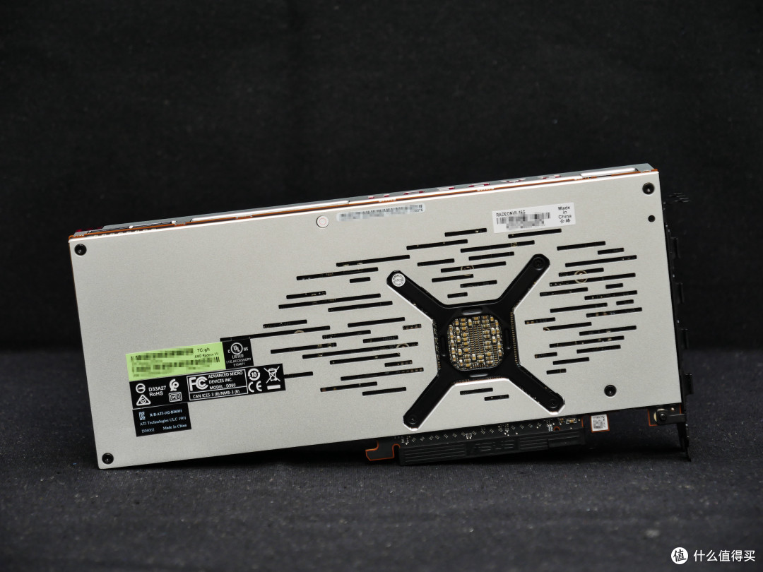 Radeon VII开箱测试：制程升级能否带来性能飞跃_显卡_什么值得买