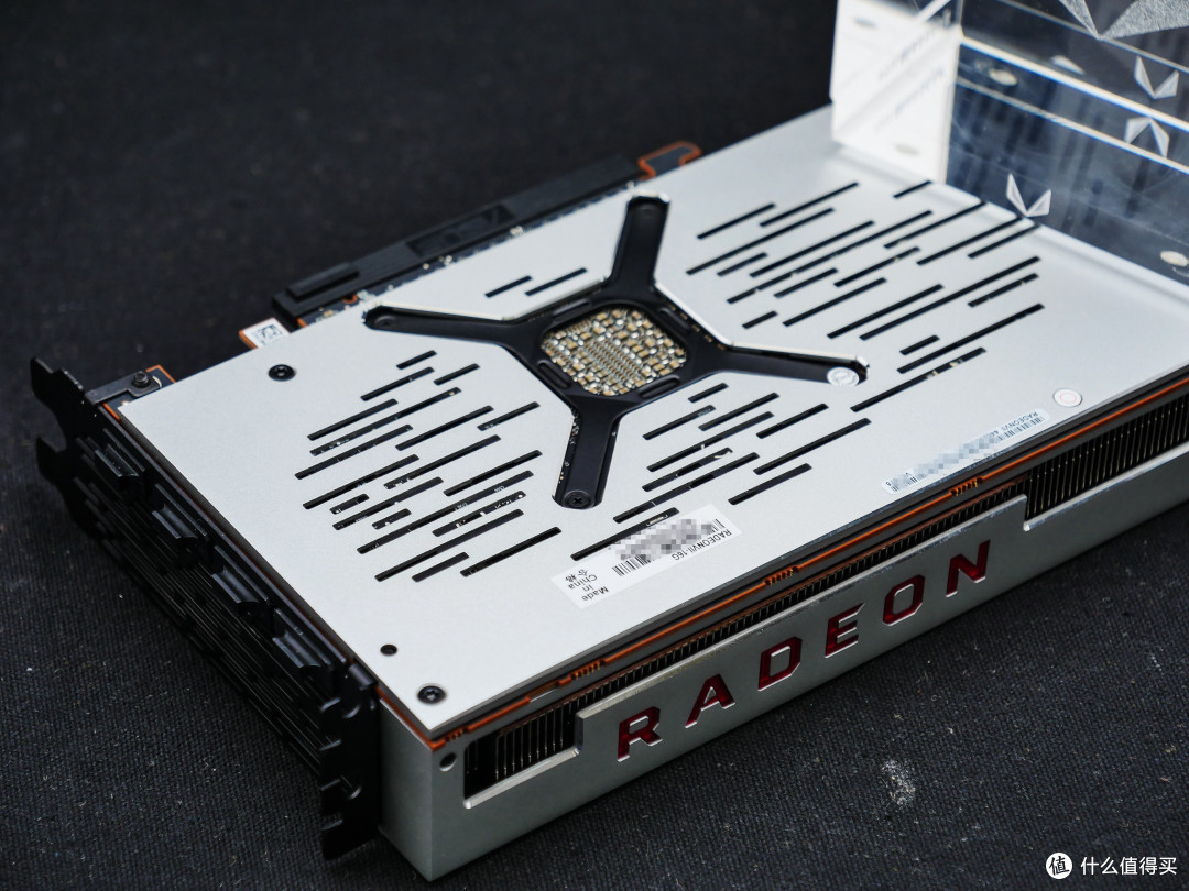 Radeon VII开箱测试：制程升级能否带来性能飞跃_显卡_什么值得买