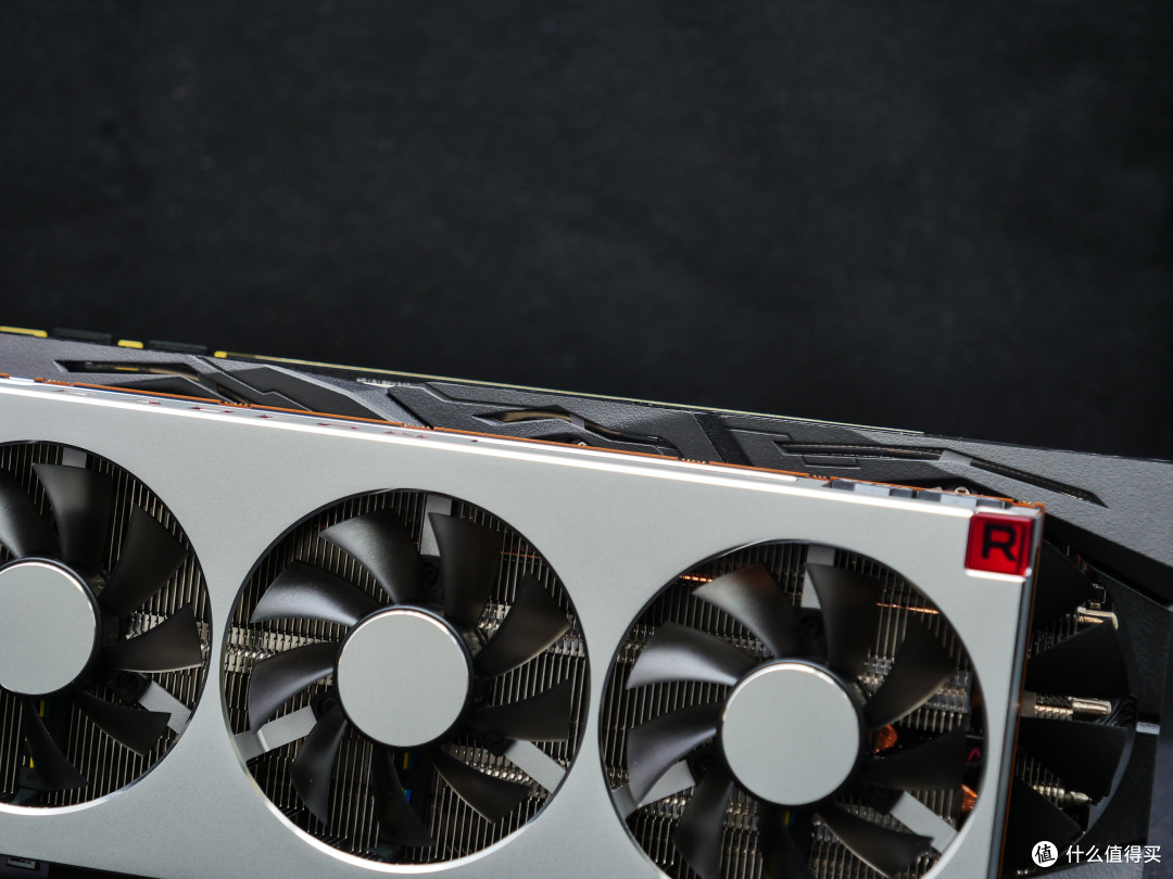 Radeon VII开箱测试：制程升级能否带来性能飞跃_显卡_什么值得买