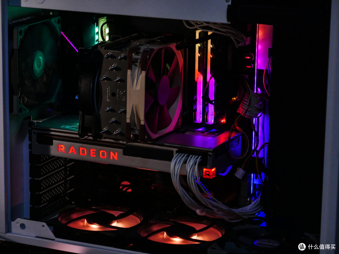 Radeon VII开箱测试：制程升级能否带来性能飞跃_显卡_什么值得买