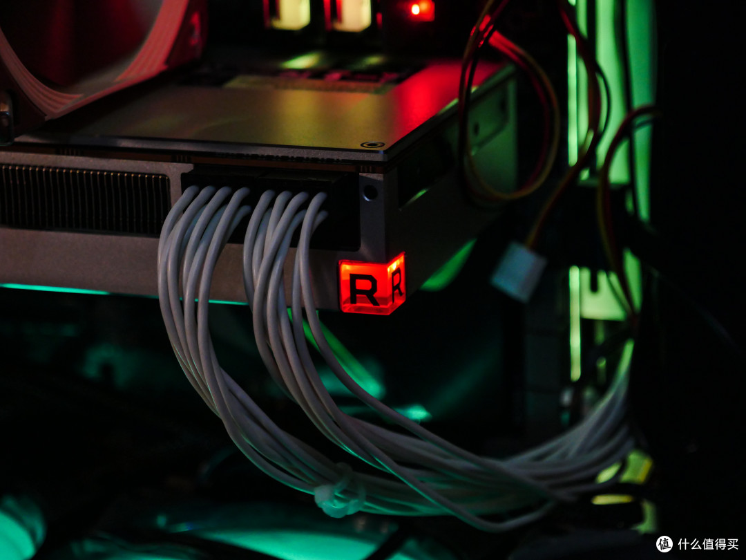 Radeon VII开箱测试：制程升级能否带来性能飞跃_显卡_什么值得买