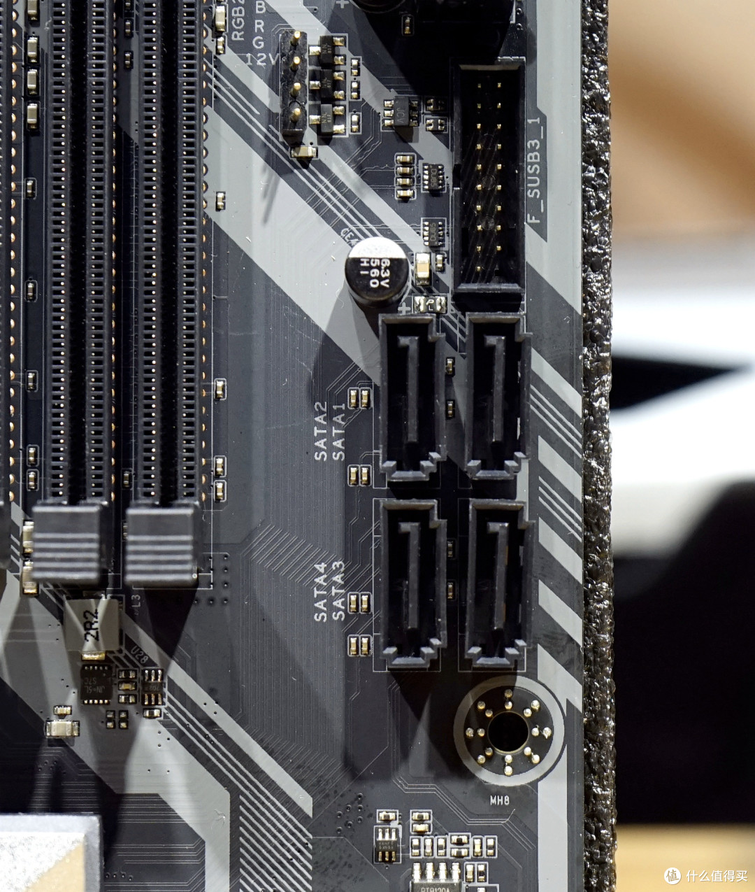 Intel B365对比B360究竟是升级还是缩水？装机时应该怎么选？——七彩虹CVN B365M Gaming Pro主板详测_主板_什么值得买