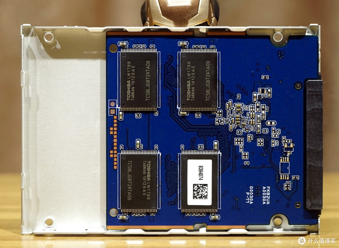 家用入门级别SSD怎么选？四款最热销的240-256G固态硬盘横向对比评测_固态硬盘_什么值得买
