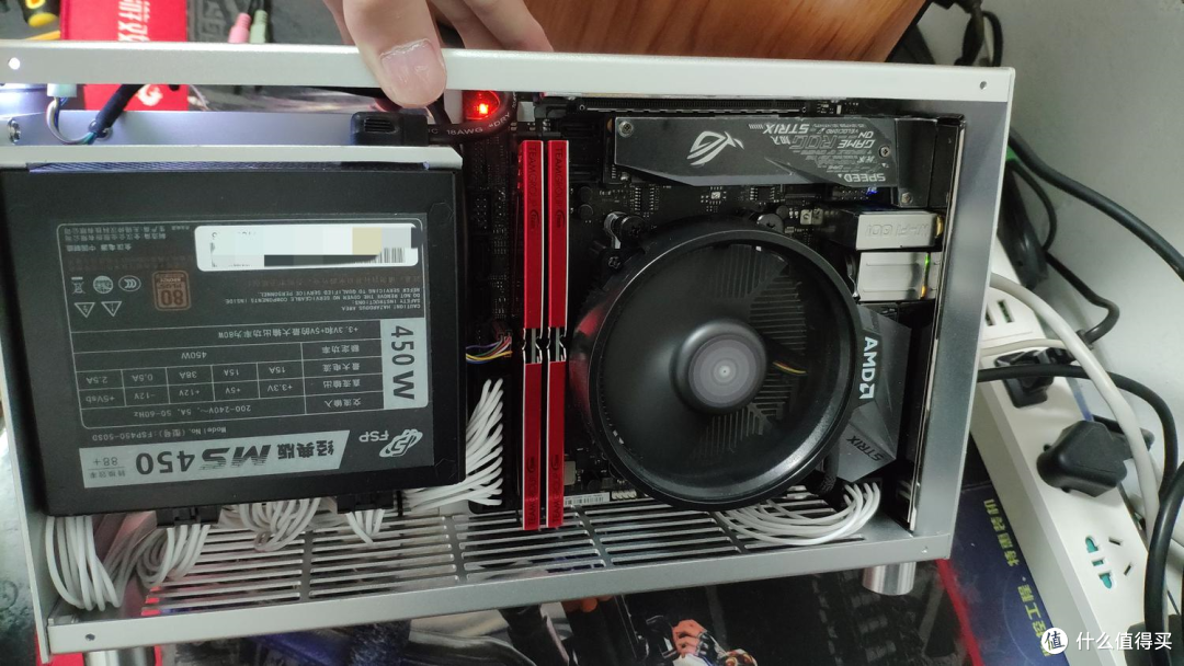 大学生还在宿舍用游戏本？性价比3A小钢炮&SGPC K55 itx小机箱了解一下！_电脑配件_什么值得买