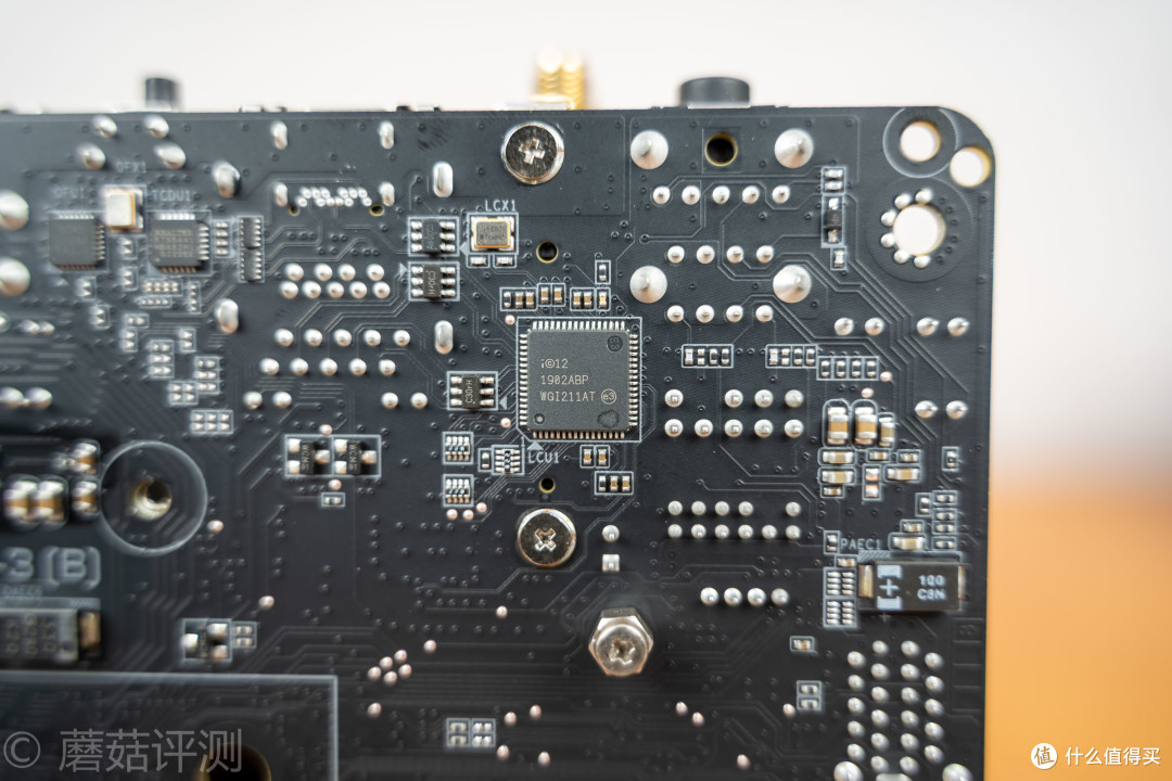 稳坐X570 ITX主板的头把交椅——技嘉X570 I AORUS Pro Wifi主板 拆解赏析_主板_什么值得买