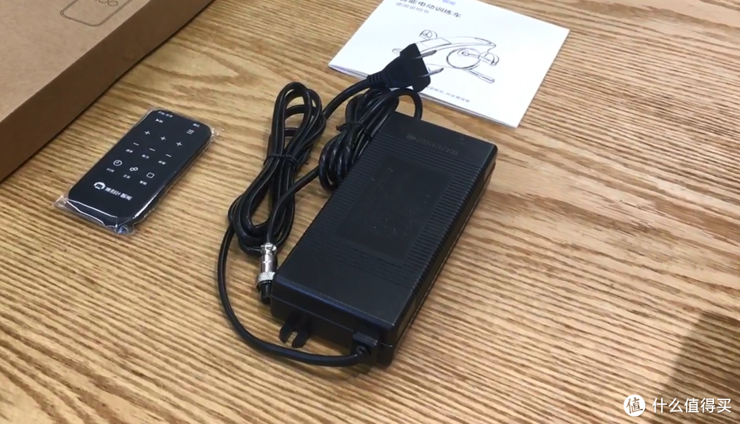 爸妈在家也能用，CycleMotus智能电动训练车开箱、使用测评_健身车_什么值得买