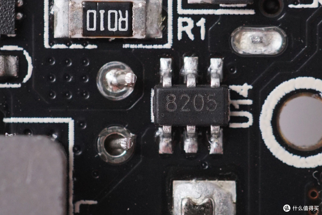 拆解报告：aigo 20000mAh 18W PD双向快充移动电源F20000PD_移动电源_什么值得买