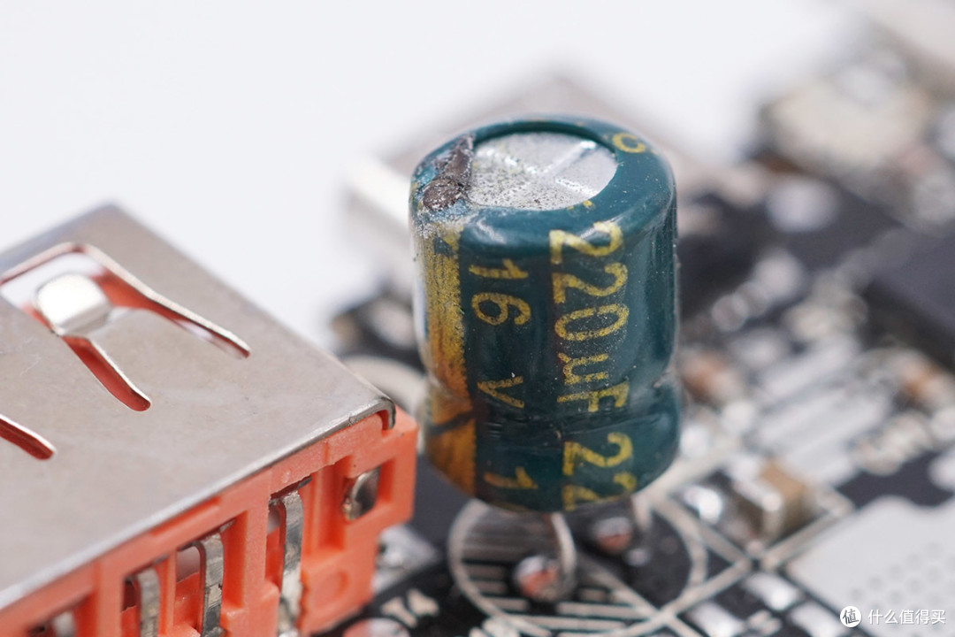 拆解报告：aigo 20000mAh 18W PD双向快充移动电源F20000PD_移动电源_什么值得买