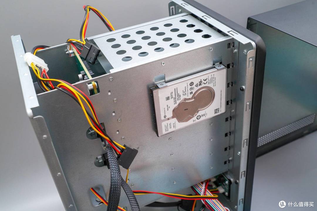 组装一台小巧的8盘位万兆NAS，参考翼王使用永擎C236主板，E3是否还值得下手？_NAS存储_什么值得买