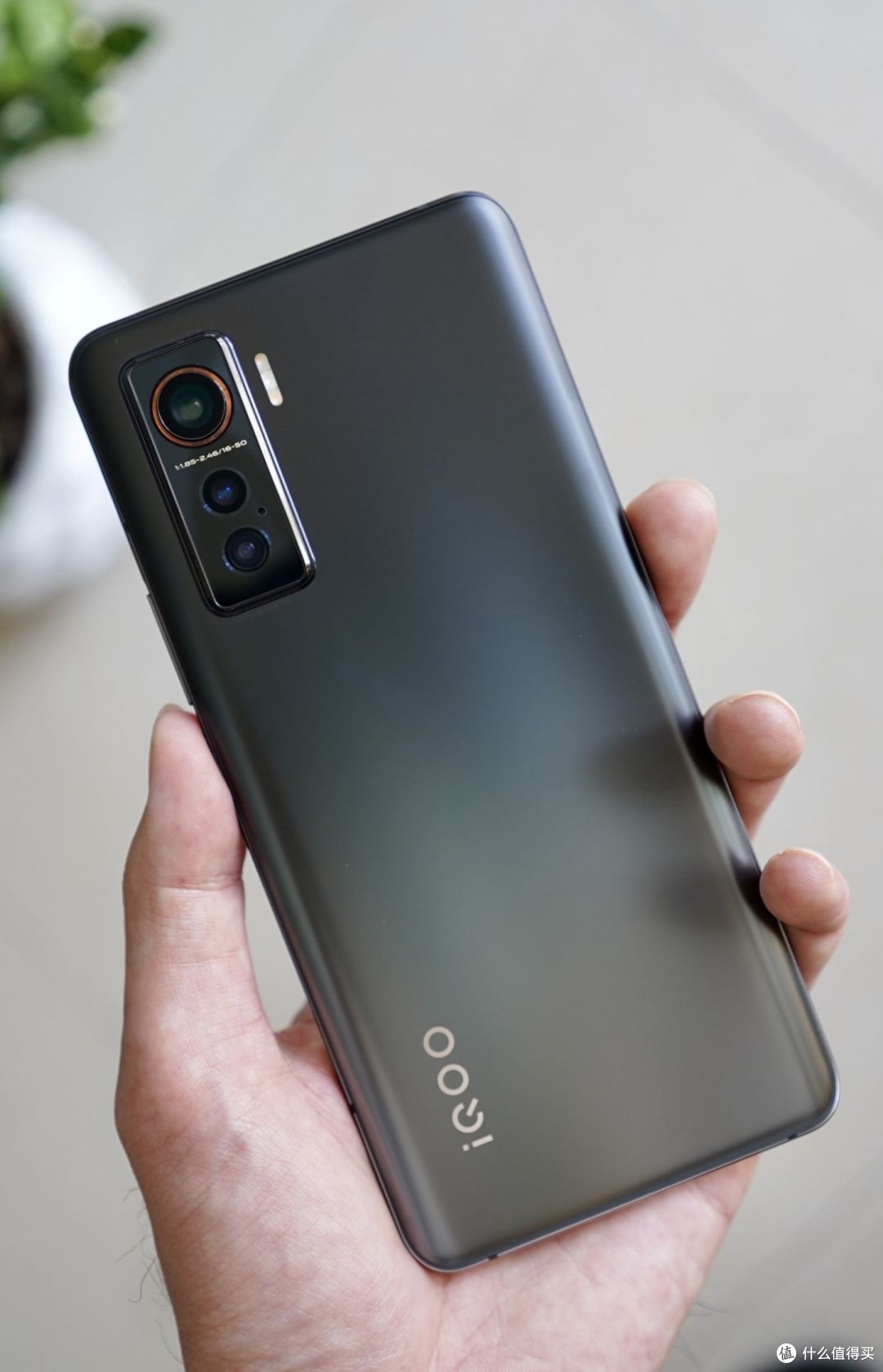 iQOO 5体验评测：全能旗舰，中看更中用_安卓手机_什么值得买