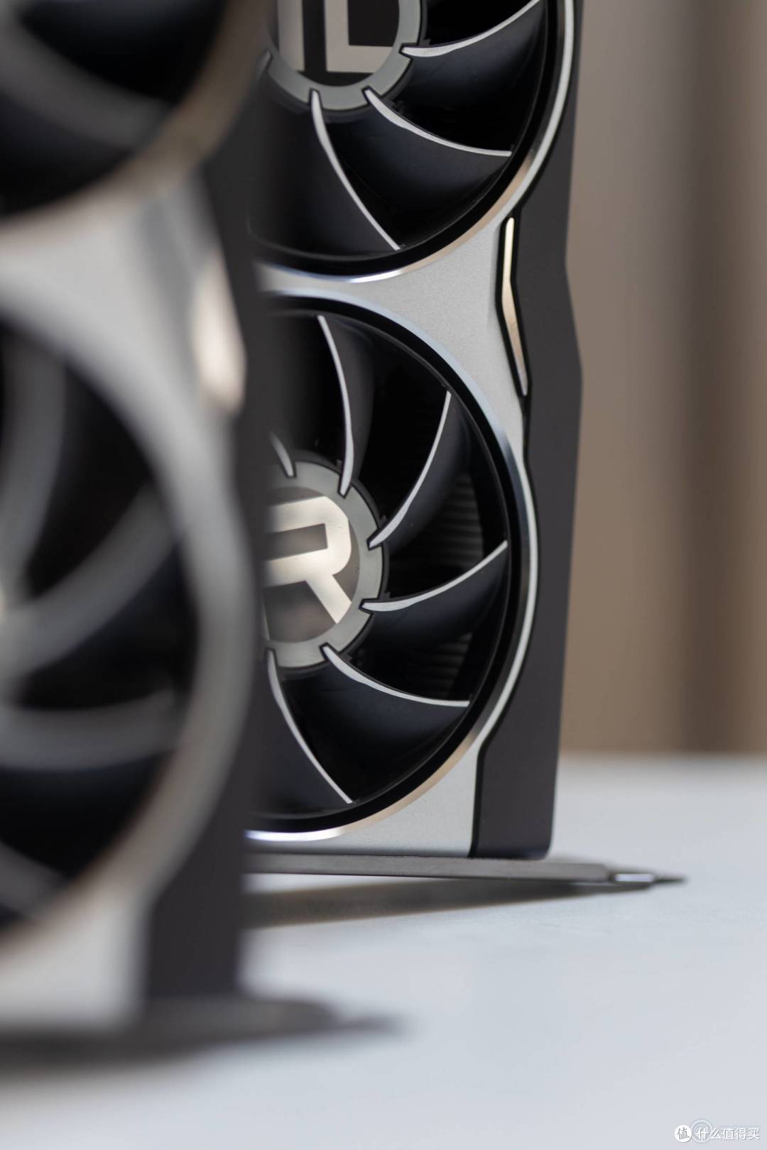 AMD Radeon RX6000 系显卡首测：游戏玩家的另一张旗舰显卡_显卡_什么值得买