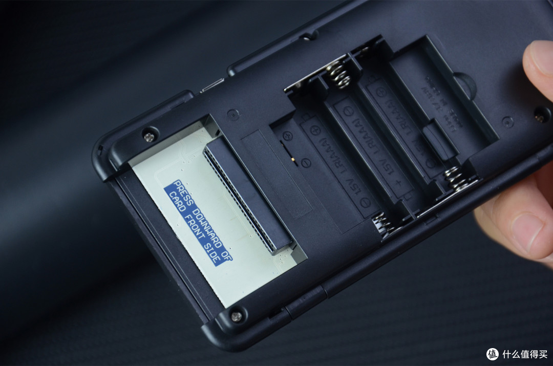 国产“FC3000掌机”体验分享：3.0英寸显示屏，还支持插游戏卡_游戏机_什么值得买