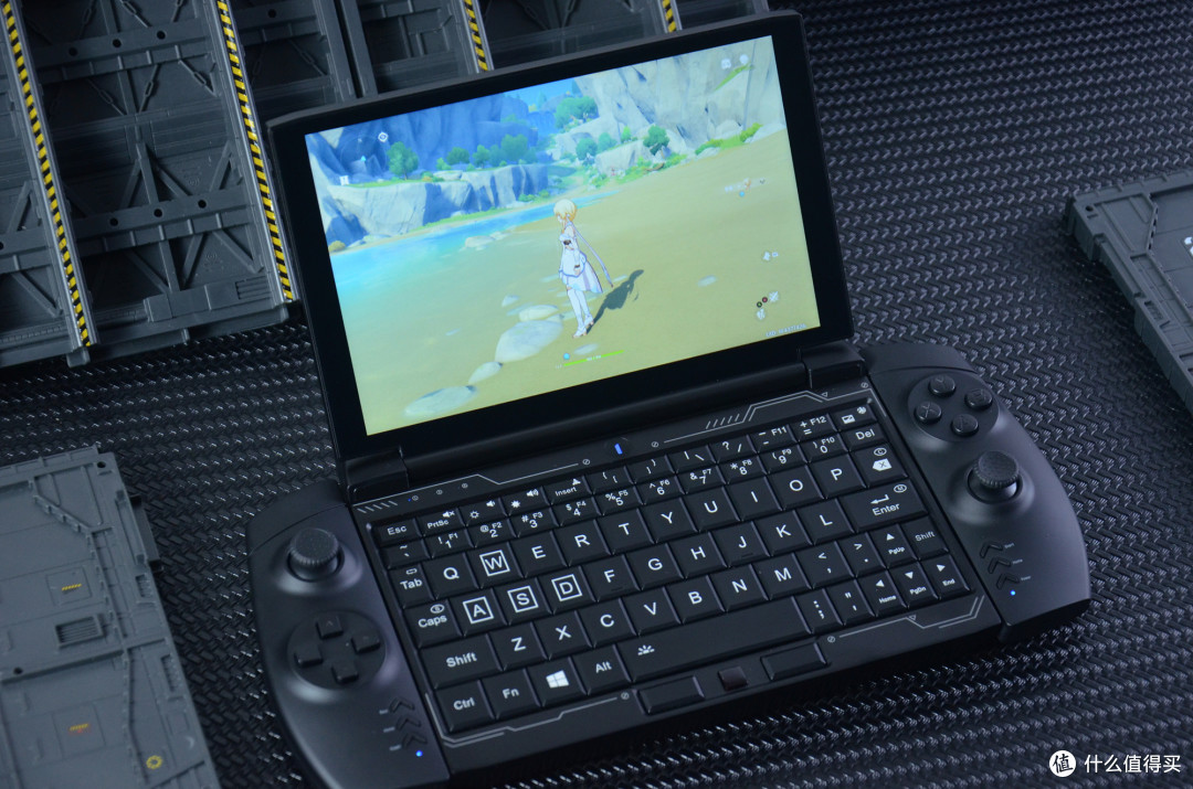壹号本One-GX1 Pro迷你游戏本体验：7英寸屏，酷炫高达外观_游戏本_什么值得买