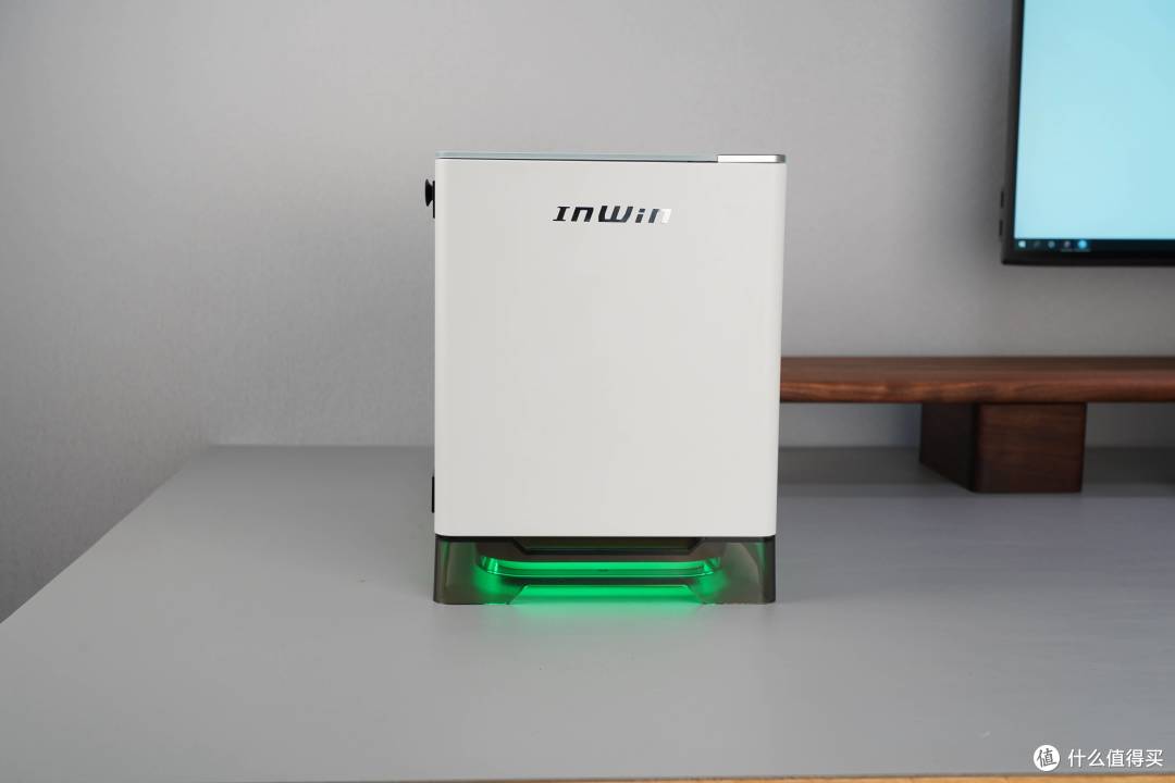 [我的桌面炫彩小白] 迎广 A1 Plus 装机体验_电脑配件_什么值得买