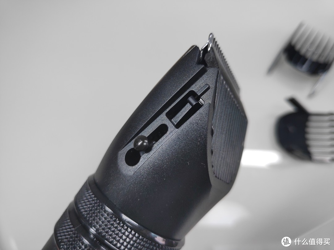 自带打薄梳功能，飞科FC5808电动理发器开箱及与飞利浦HC5690简单对比。_电动理发器_什么值得买