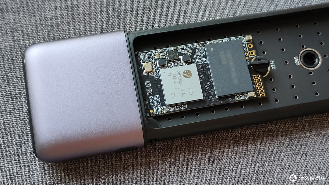 绿联NVMe/SATA双模USB-C外置硬盘盒：RTL9210B主控，CM389开箱和体验_移动硬盘盒_什么值得买