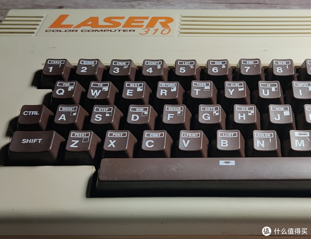 1984年引入内地的香港电脑：VTech Laser310_键盘_什么值得买