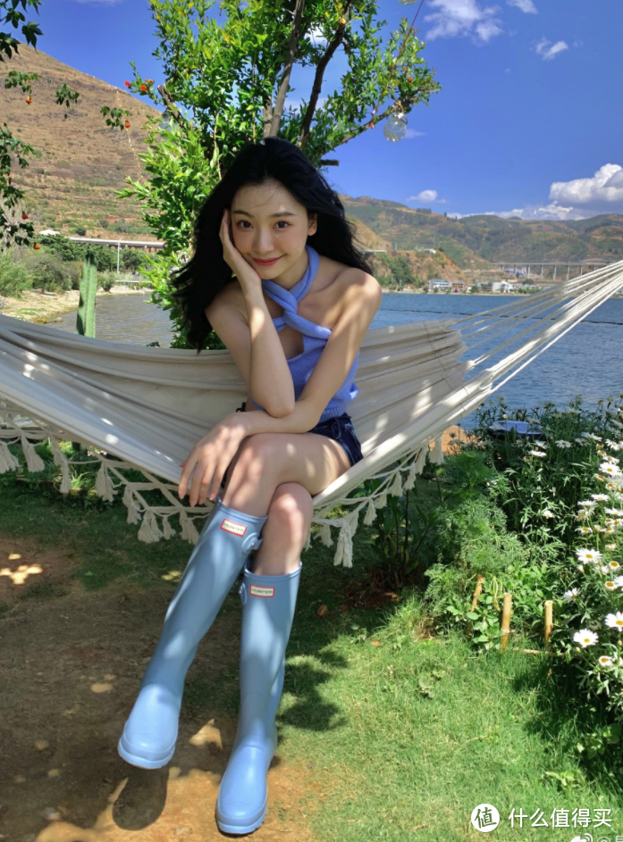 马思唯的纯欲女友易梦玲，怎么忽然成为万千少女的穿搭模版？_女装_什么值得买