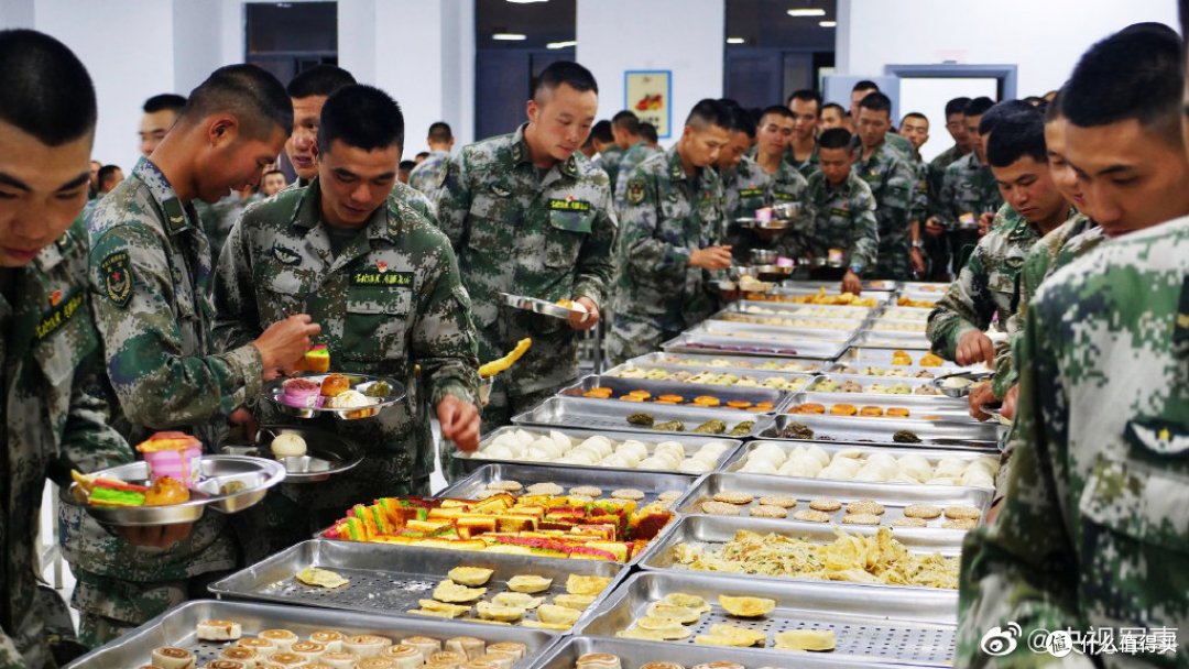 “舌尖”上的部队伙食，兵哥哥的厨艺堪比大饭店，真了不起_生鲜食品_什么值得买
