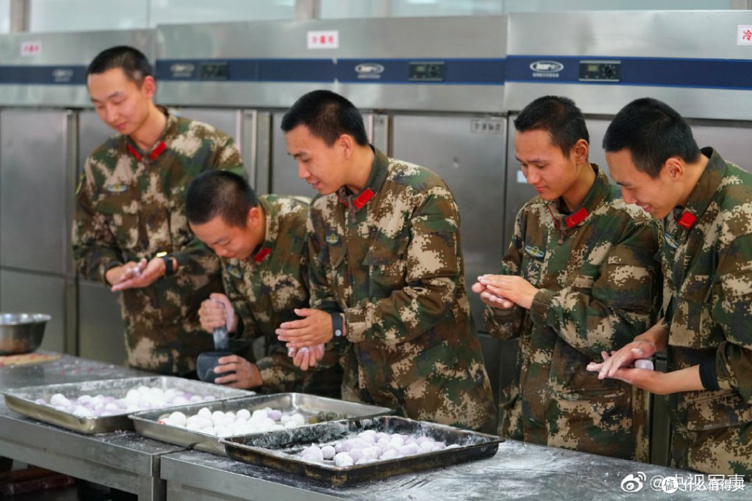 “舌尖”上的部队伙食，兵哥哥的厨艺堪比大饭店，真了不起_生鲜食品_什么值得买