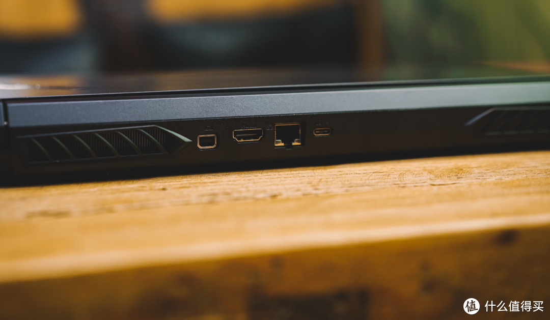 炫龙M7-E8S3首发上手评测：5800H+3070香不香？能忍住不冲？_笔记本电脑_什么值得买