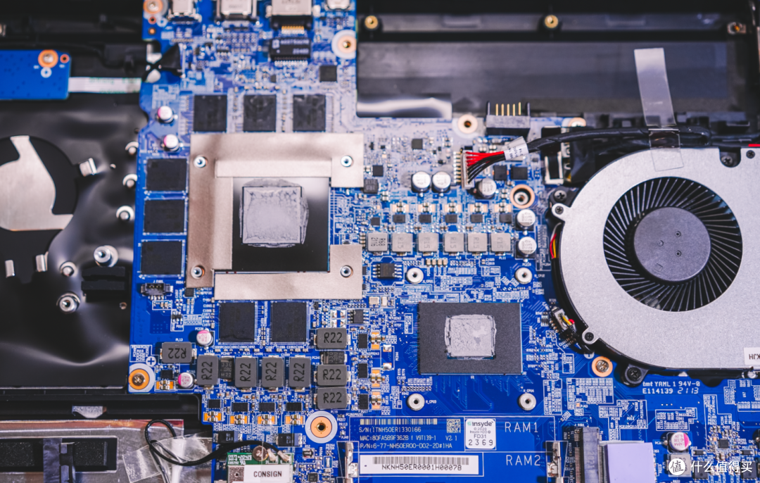 炫龙M7-E8S3首发上手评测：5800H+3070香不香？能忍住不冲？_笔记本电脑_什么值得买