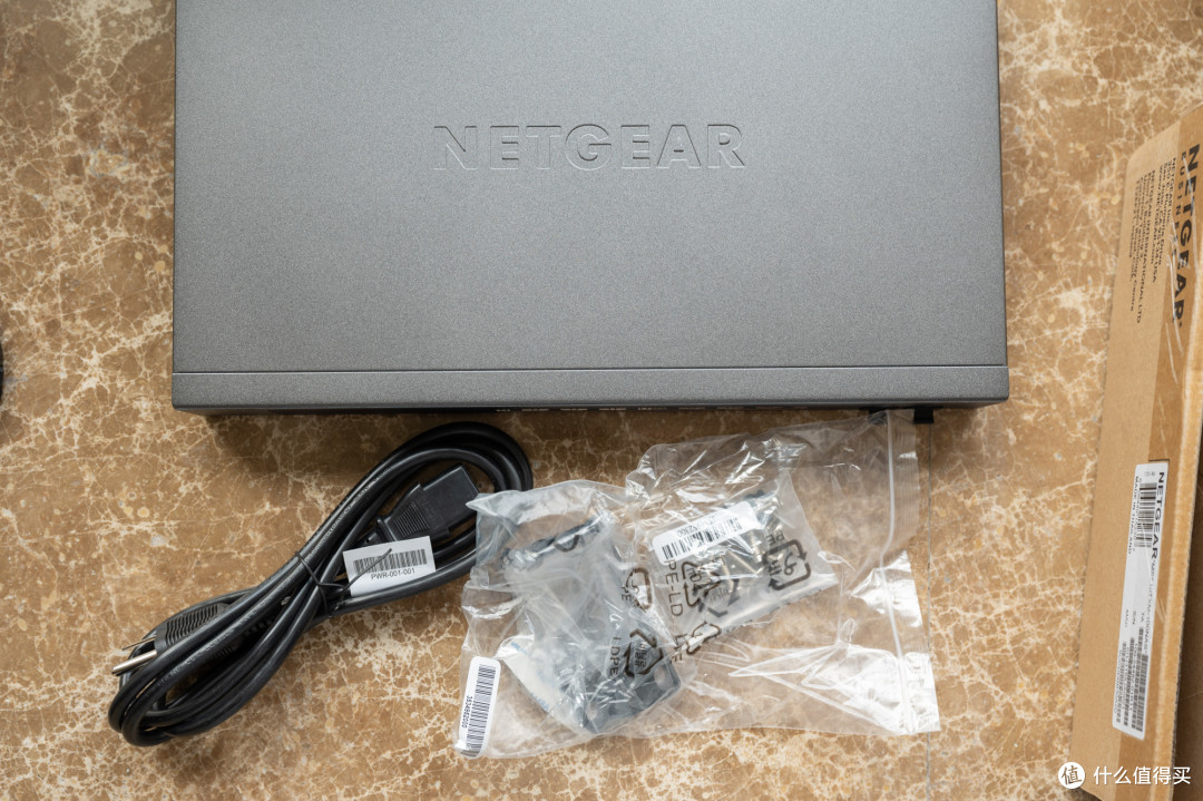 来自经典款的升级 网件 NETGEAR MS510TXM 万兆网管交换机开箱拆解及测试_交换机_什么值得买