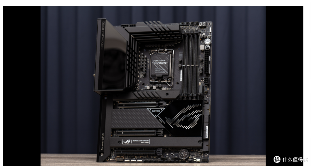 ROG Maximus Z690开箱：拥有PCIe 5.0 M.2接口与显卡快拆设计的全能主板_主板_什么值得买