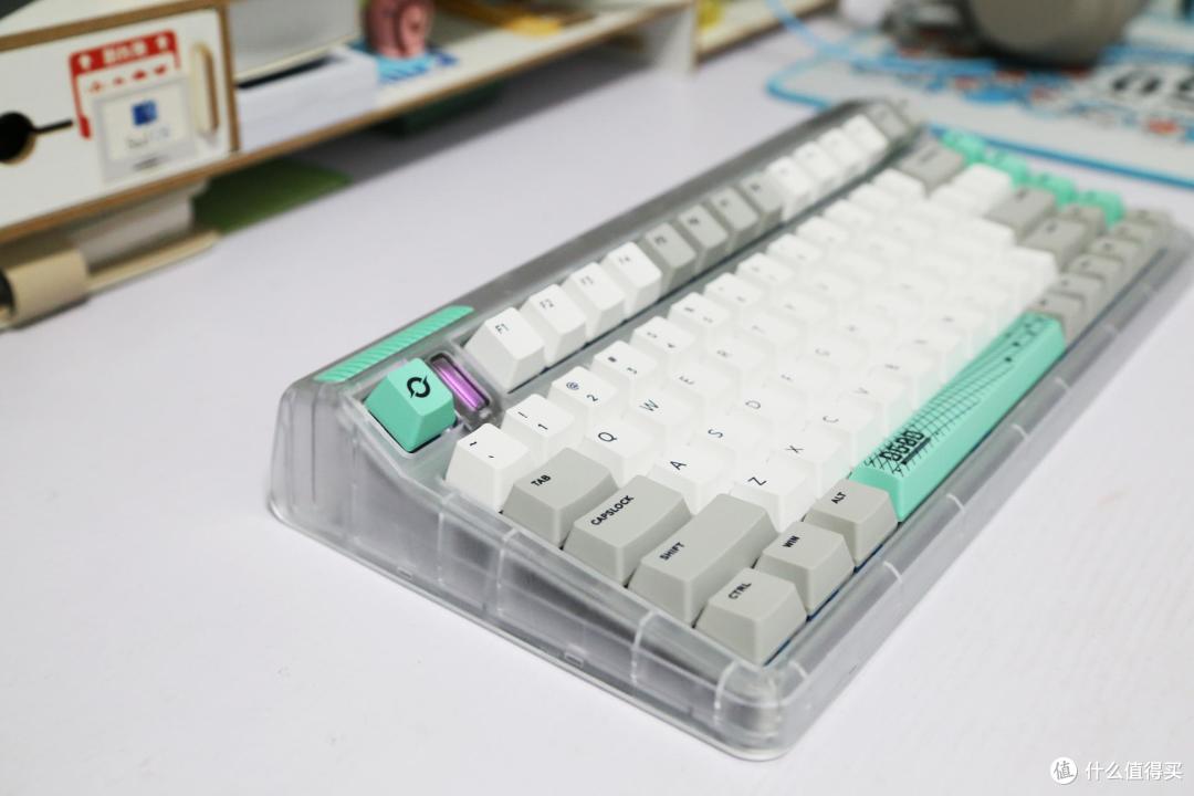 IQUNIX OG80虫洞无线三模机械键盘测评：撞色复古风 RGB键盘的艺术魅力_键盘_什么值得买