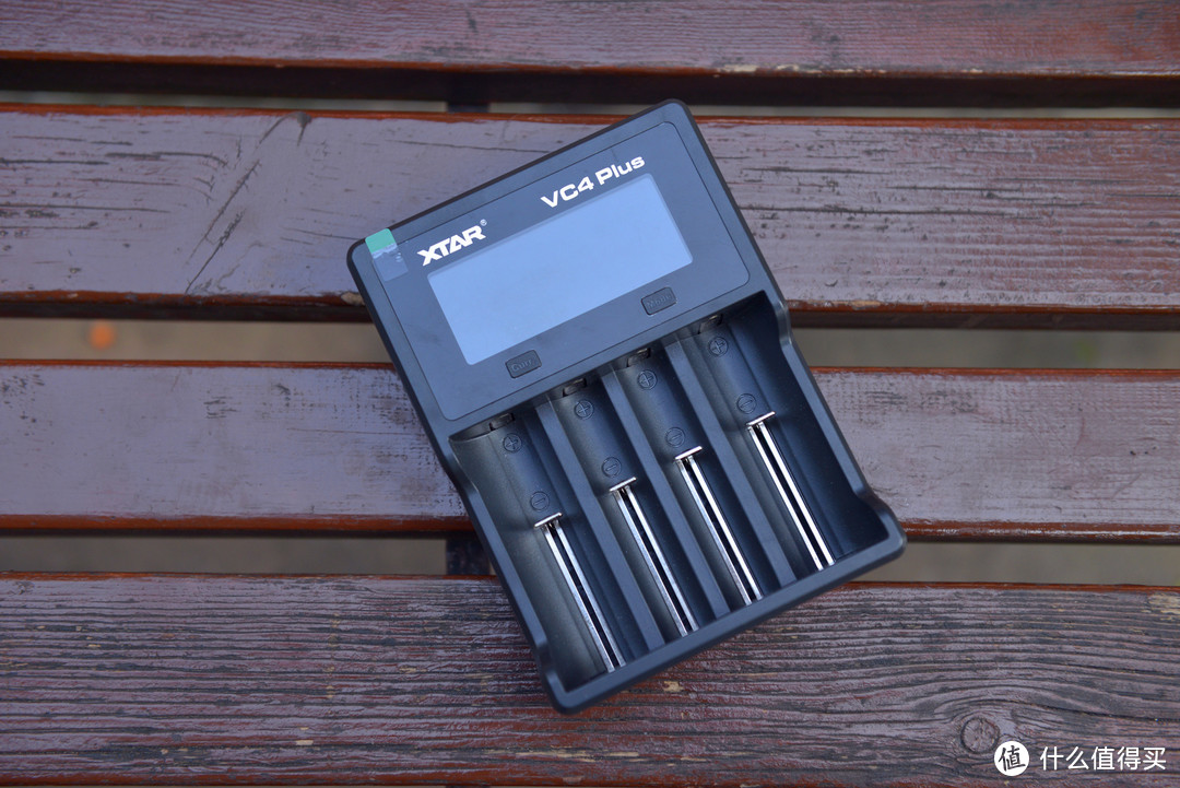 充电，从未如此简单--XTAR VC4 PLUS四槽智能充电器_充电器_什么值得买