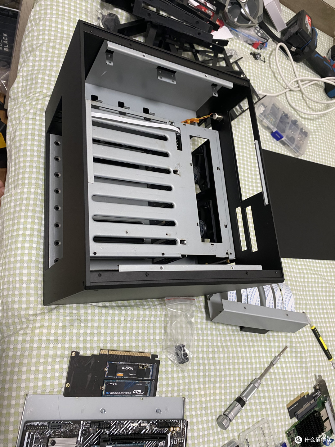 聊聊目前火热的几款NAS机箱的使用感受_NAS存储_什么值得买