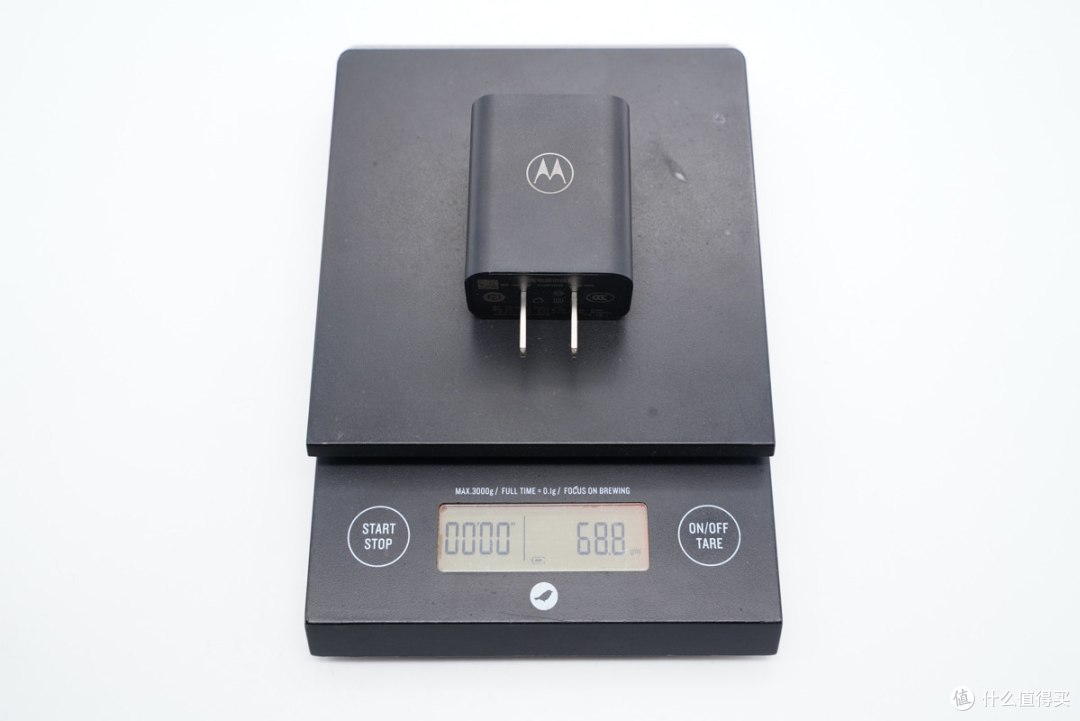 拆解报告：MOTOROLA摩托罗拉Edge S30原装33W充电器MC-338_充电器_什么值得买