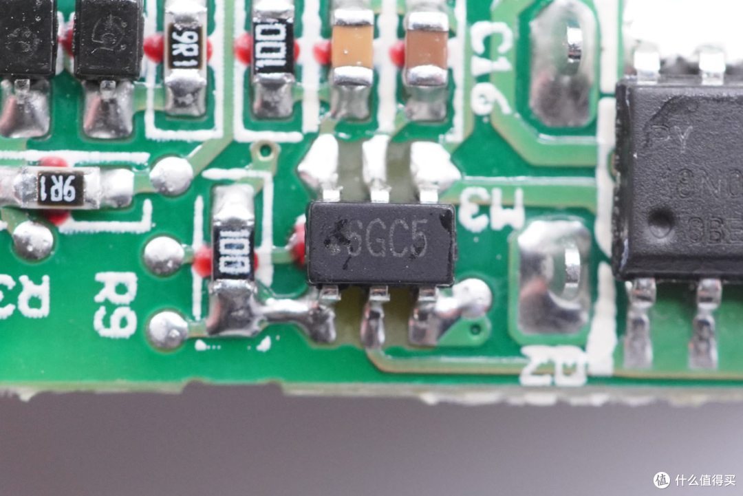 拆解报告：MOTOROLA摩托罗拉Edge S30原装33W充电器MC-338_充电器_什么值得买