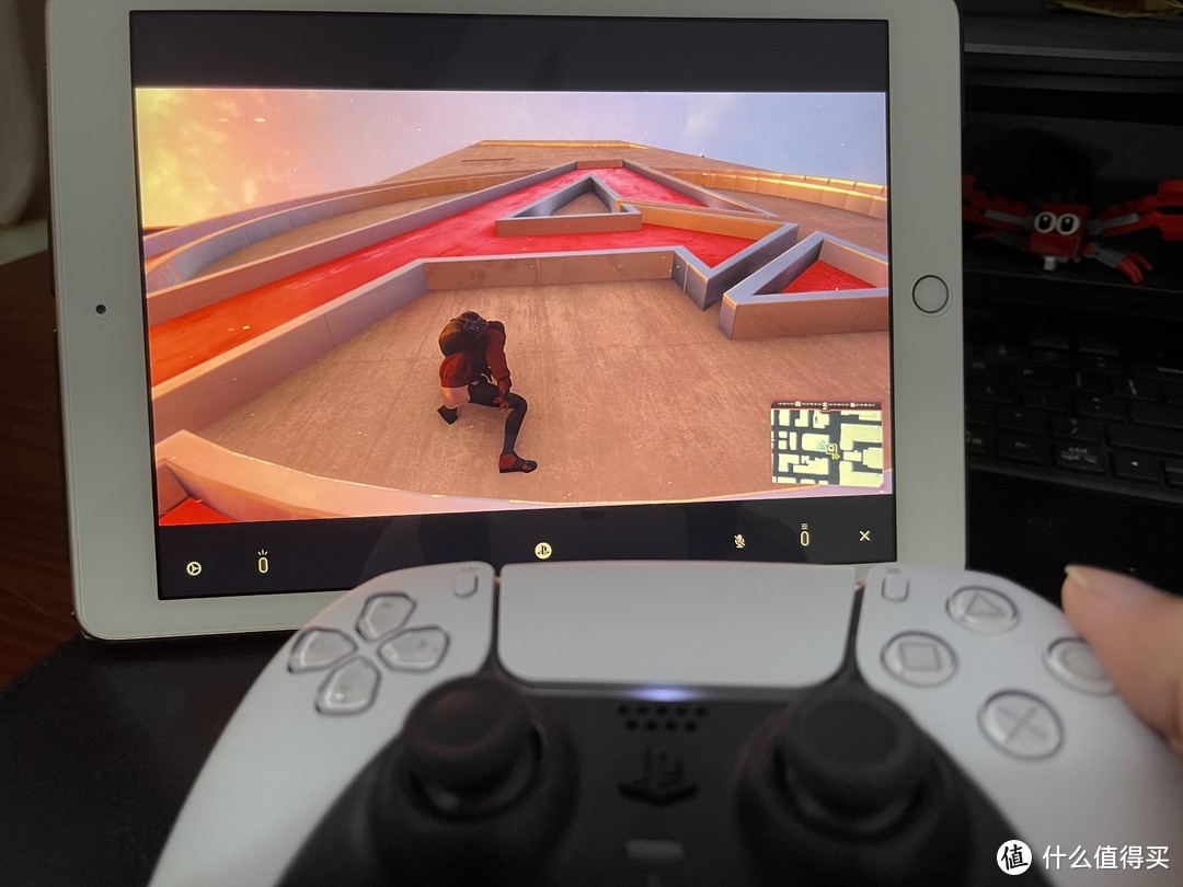 PS5串流iPad，3A大作随时玩，记得带上手柄哦_游戏手柄_什么值得买