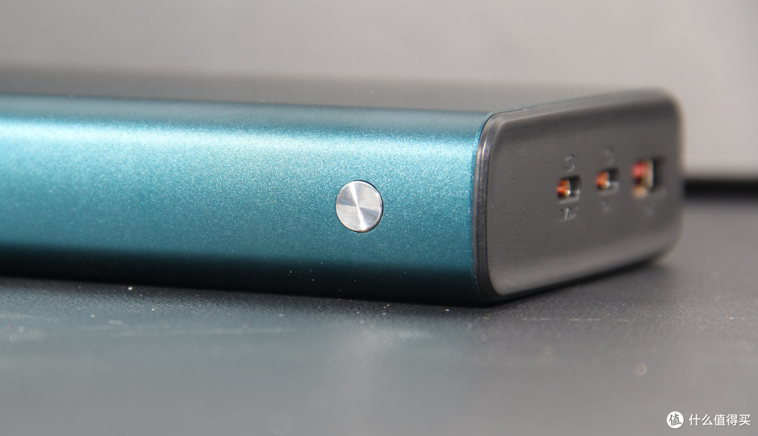 移动设备全搞定，微型电站随身行动！带上它为所有移动设备续命_移动电源_什么值得买