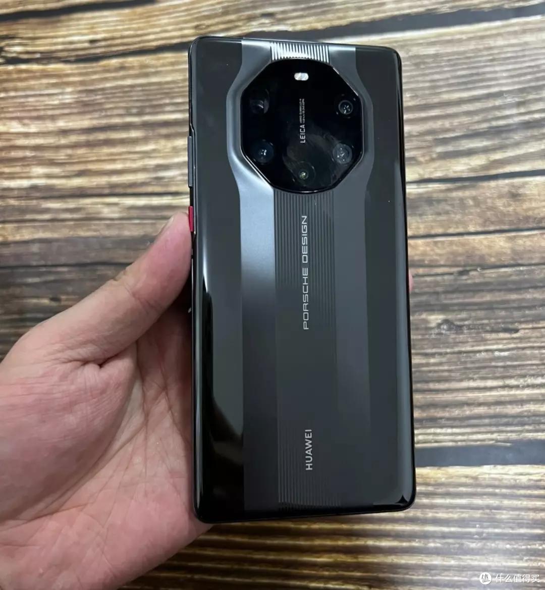 花1350元收到Mate10保时捷，曲面屏加徕卡三摄过时了吗？_手机_什么值得买