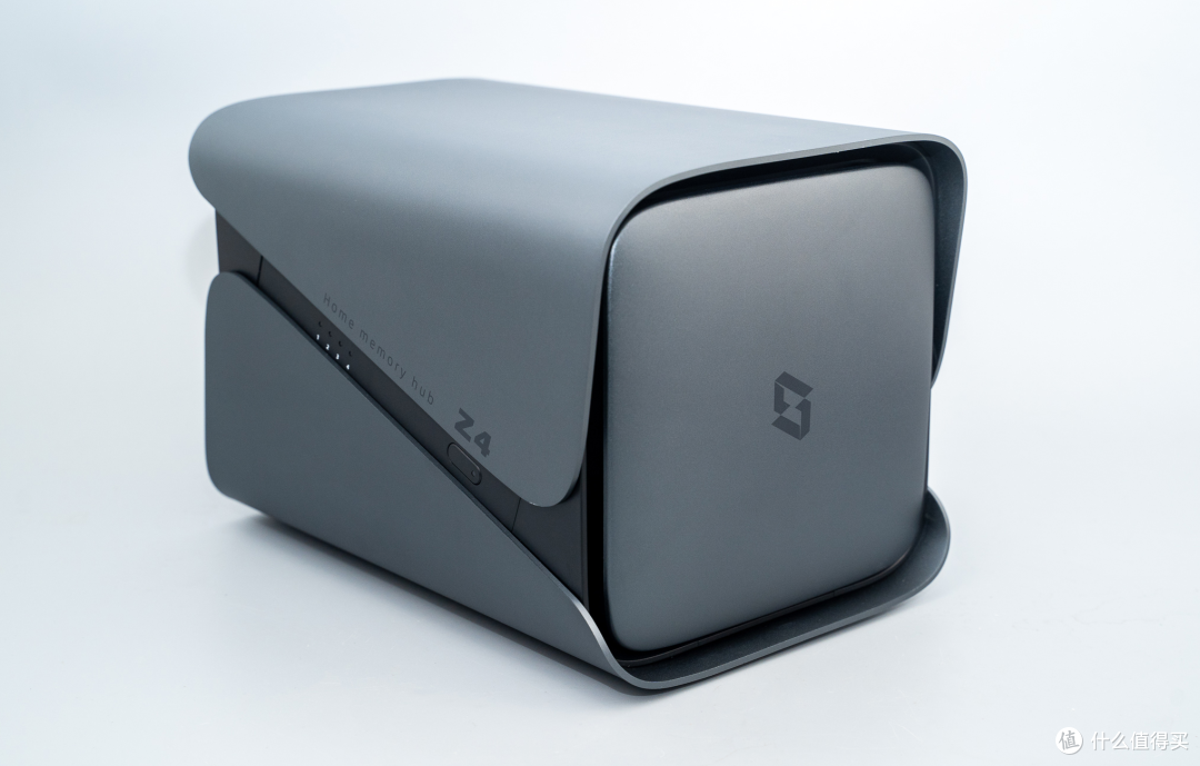 从小白走向专业：极空间新Z4 开箱体验！新版Dcoker安装QB下载器教程！对比Z2S更强大，更好玩_NAS存储_什么值得买