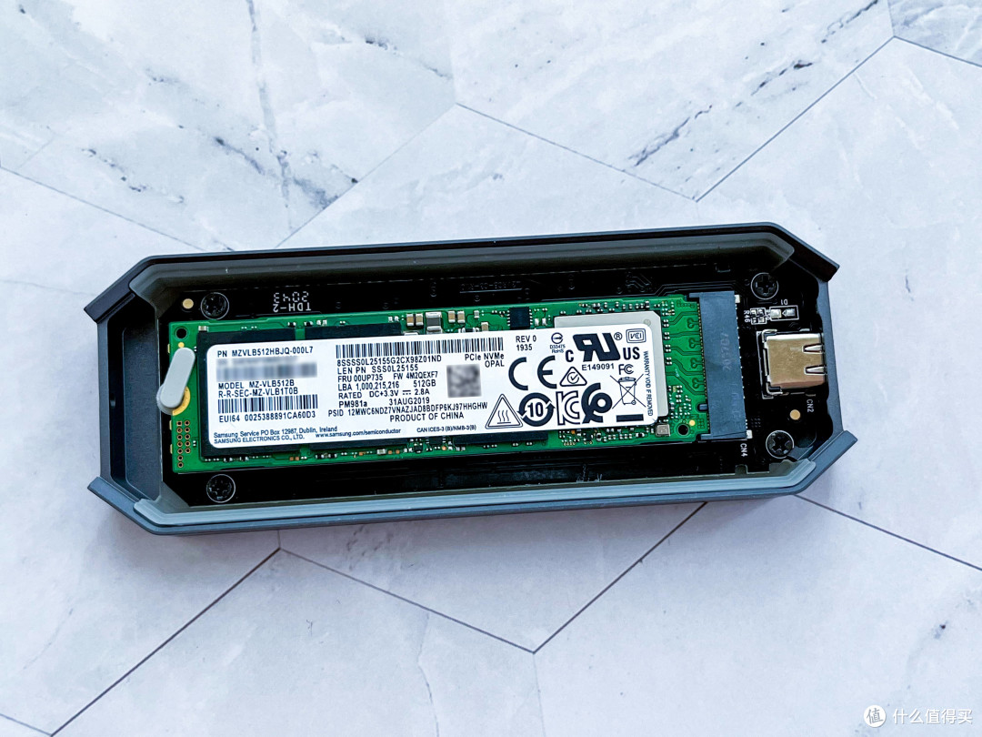 带RGB灯效的硬盘盒，外观颜值在线，读写速度还很不错：Yottamaster WA1-C3硬盘盒开箱和使用体验_移动硬盘盒_什么值得买