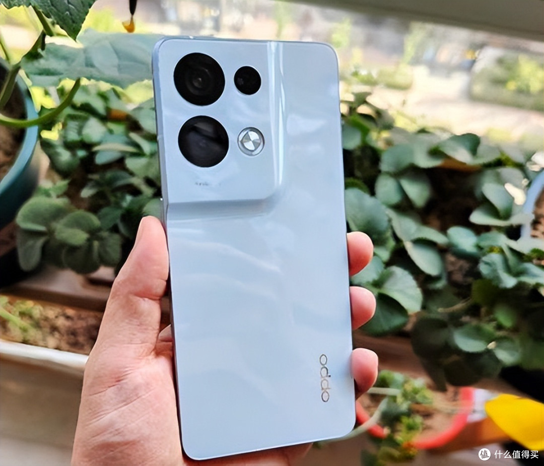 骁龙7gen1第七代AI引擎加持，Reno8 Pro人像自拍成一大亮点_手机通讯_什么值得买