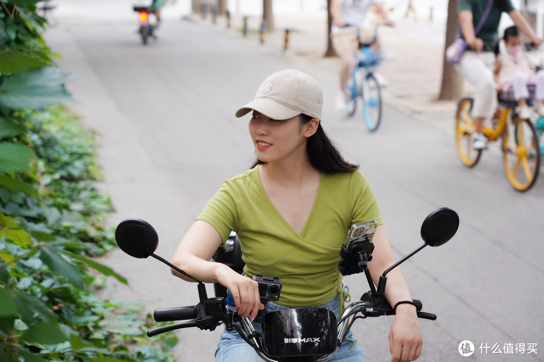 女友当车模——评测年轻人的第一辆车“爱玛小乔Q160”_电动车_什么值得买