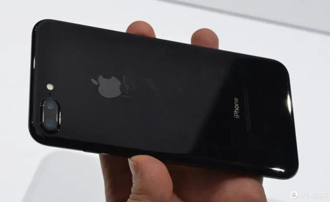 iPhone 14 Pro暗紫色最丑？ 苹果历年iphone配色盘点，哪一款配色最惊艳？土豪金 or 远峰蓝？_iPhone_什么值得买