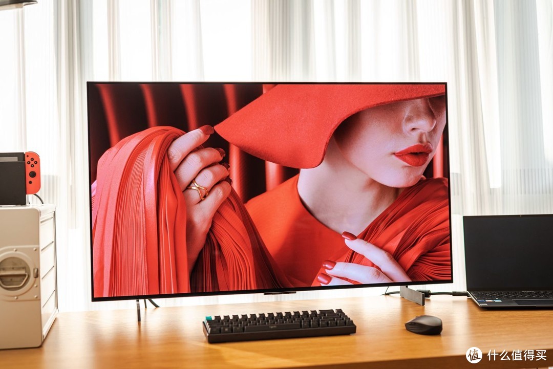 2022桌面党终极之选？LG 42C2 OLED游戏电视__什么值得买
