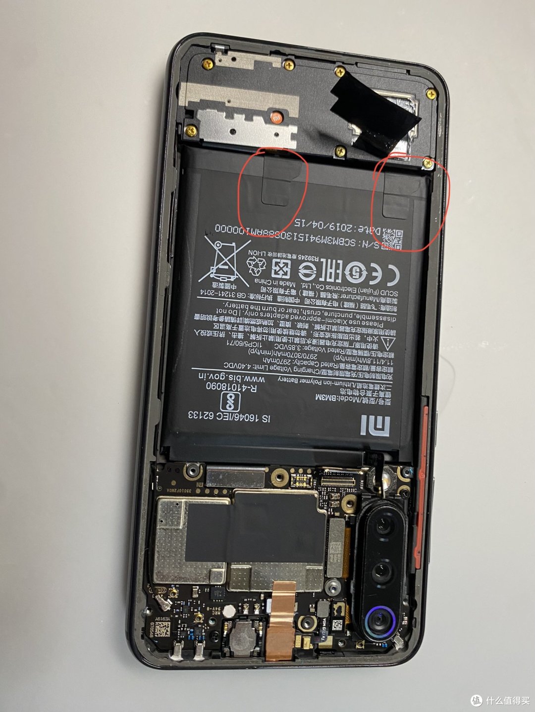 小米9SE手机更换屏幕教程：解决手机屏幕损坏导致的黑屏、无法开机问题_安卓手机_什么值得买