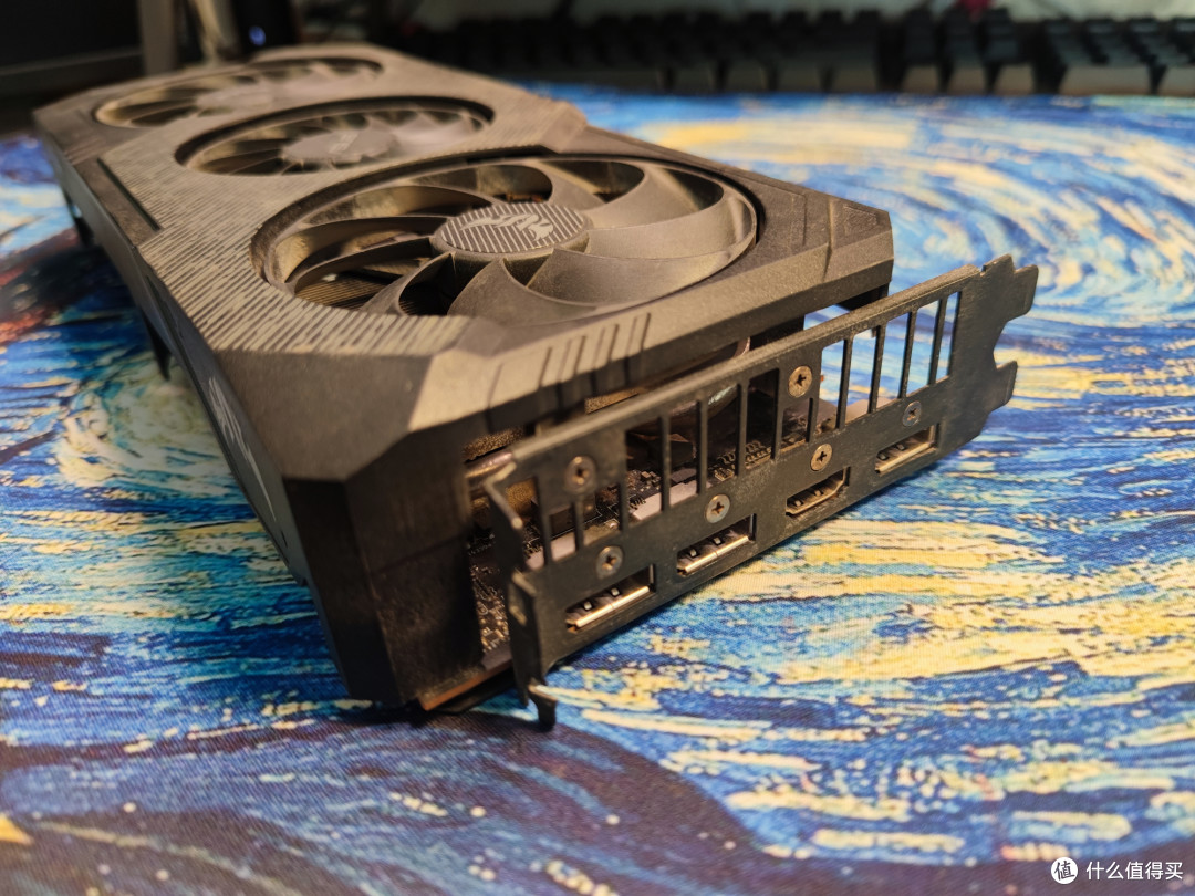 战损成色TUF华硕RX5700矿渣显卡验票：3风扇5热管拆解大宝剑实测_显卡散热器_什么值得买