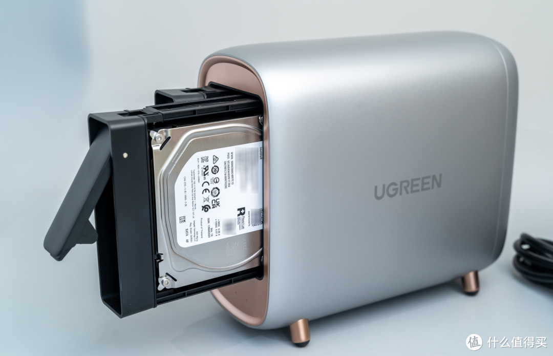 颜值超高、性能超强，适合家用的NAS：绿联DH2600 双盘位 NAS 开箱测评！_NAS存储_什么值得买